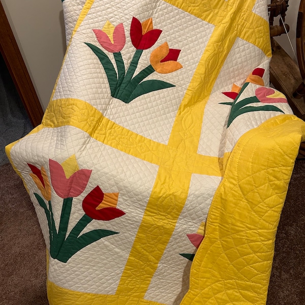 Tulip Quilt - Etsy