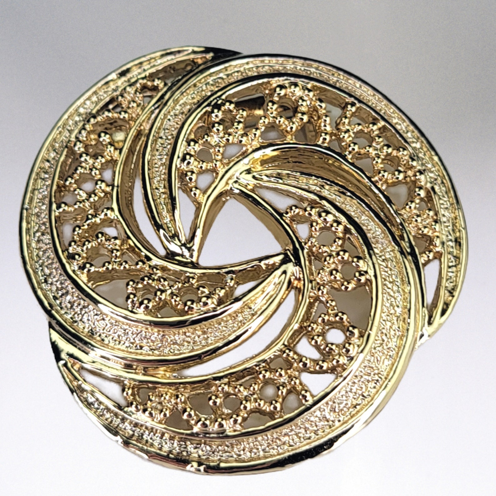 Vintage Gerry's Brooch Gold Tone Jewelry Filigree Lapel Pin Retro ...