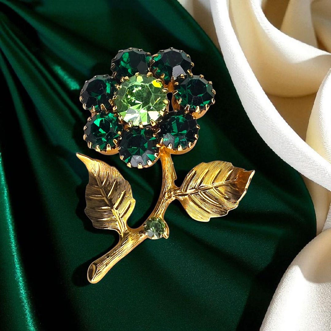 Vintage Emerald Green Rhinestone Flower Brooch Gold Tone Green Flower ...