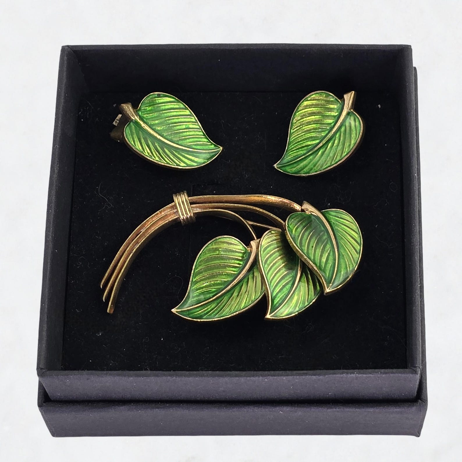 Vintage Modernist Leaf Jewelry Set Vintage Enameled Leaf Brooch and ...