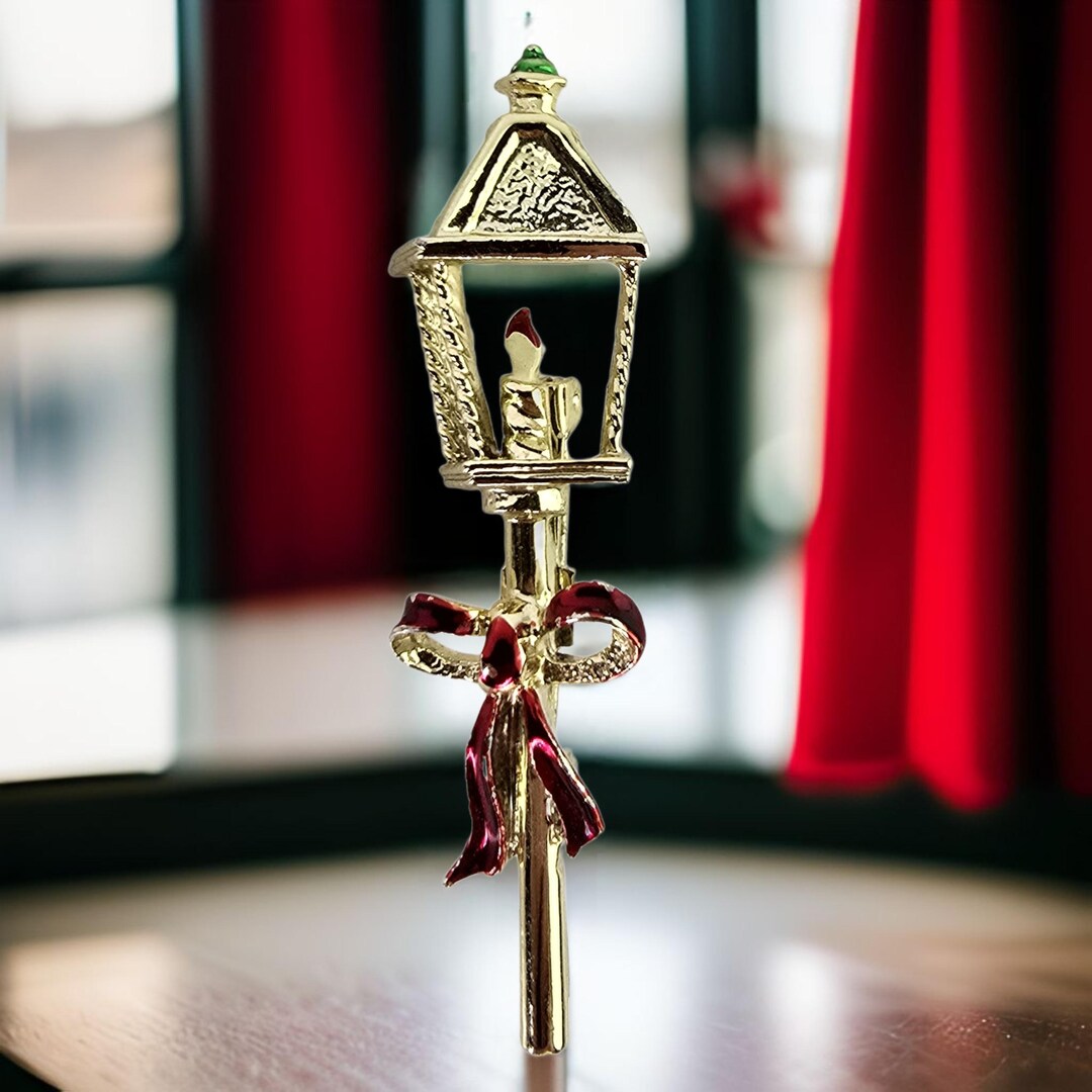 Vintage Holiday Brooch Lamp Post Christmas Brooch Gerry's Christmas ...
