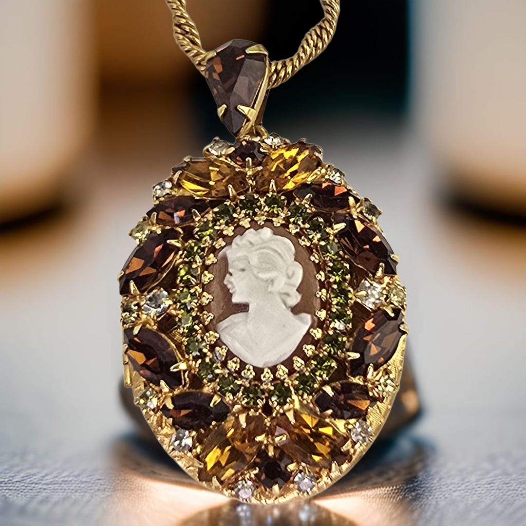 Vintage Hobe Cameo Locket With Chain Vintage Locket Necklace Cameo ...