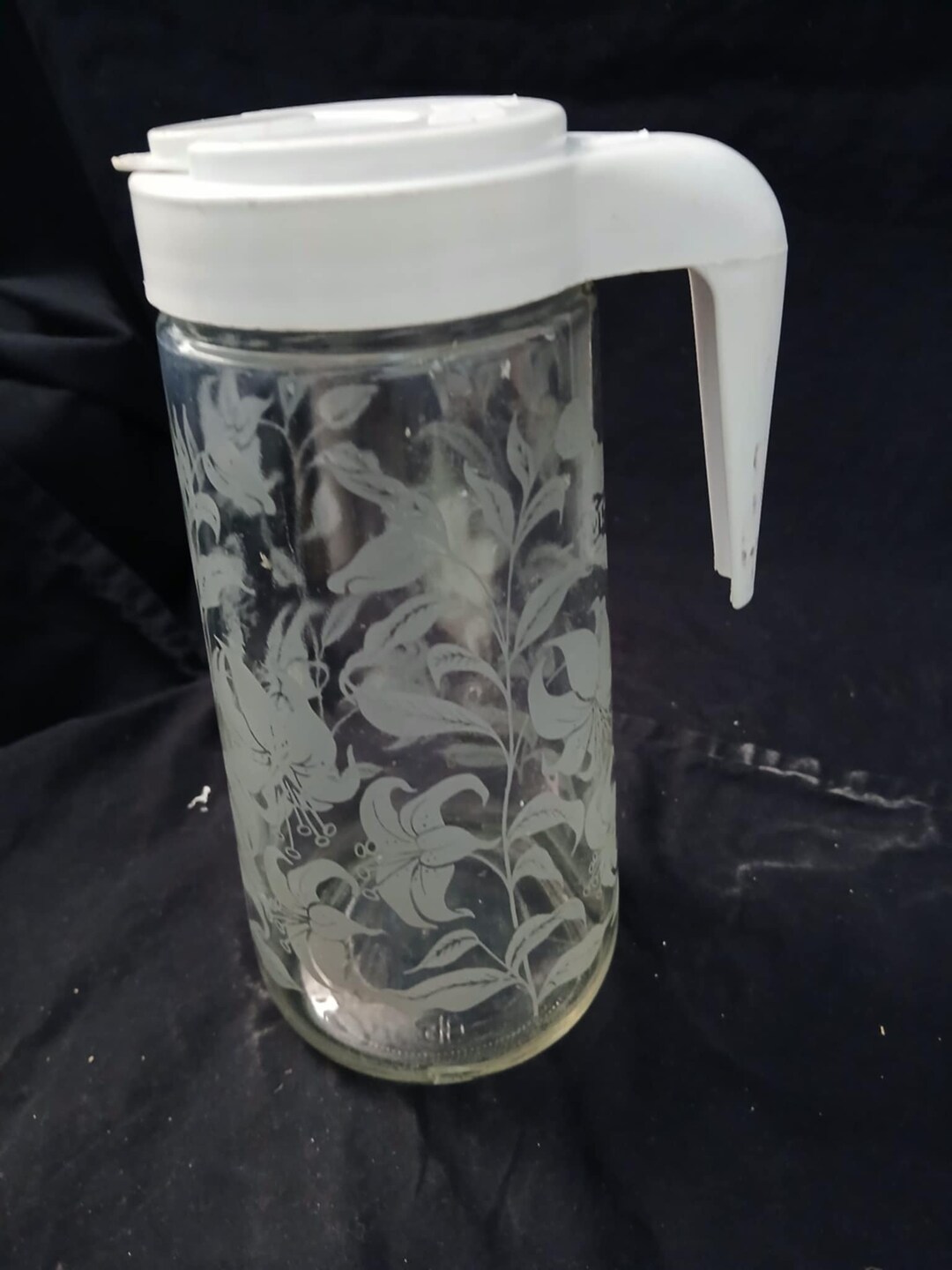 Anchor Hocking Tang Glass Pitcher With White Lid & Leaves MINT ...