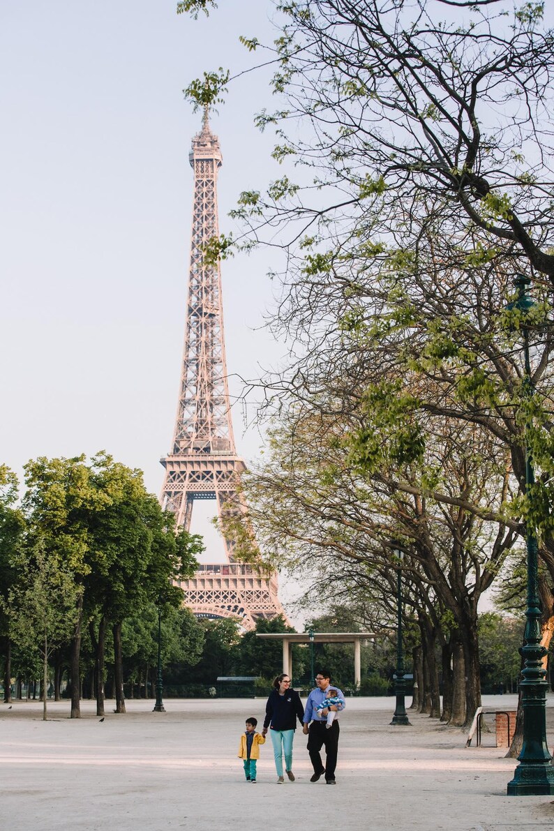 Eiffel Tower Scavenger Hunt (2 Pages) | Printable Travel Game for Kids ...