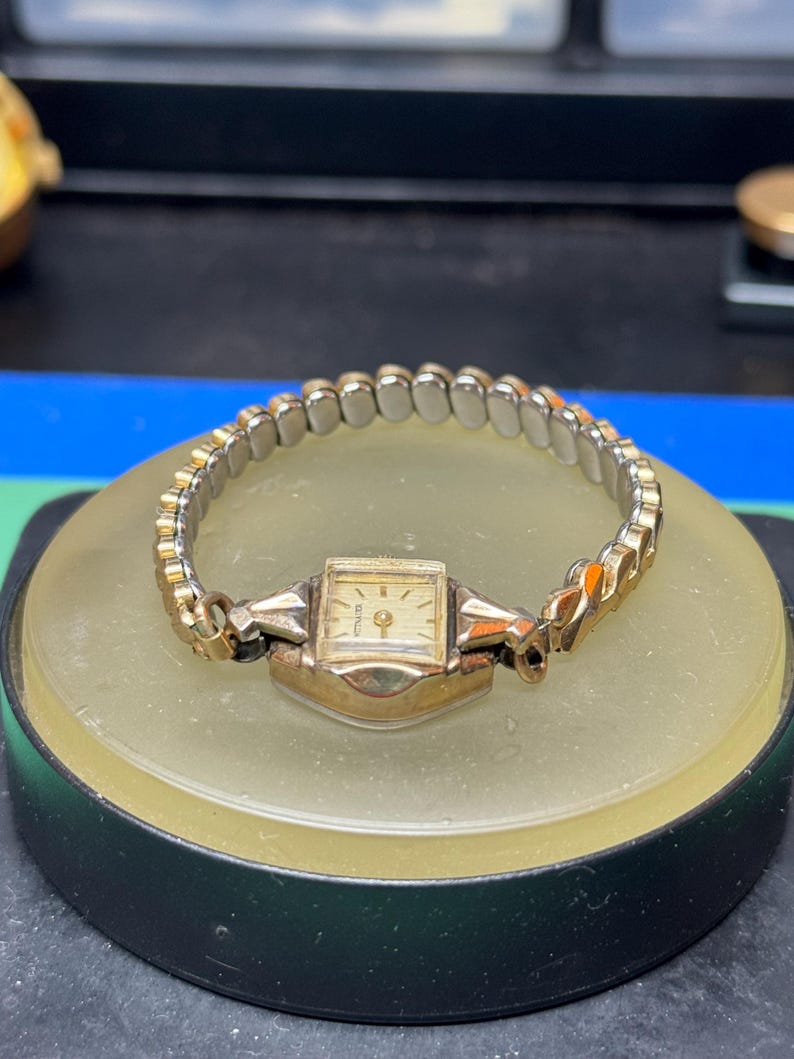 Vintage Wittnauer 17 Jewel Mechanical Cocktail Watch – Gold Tone ...