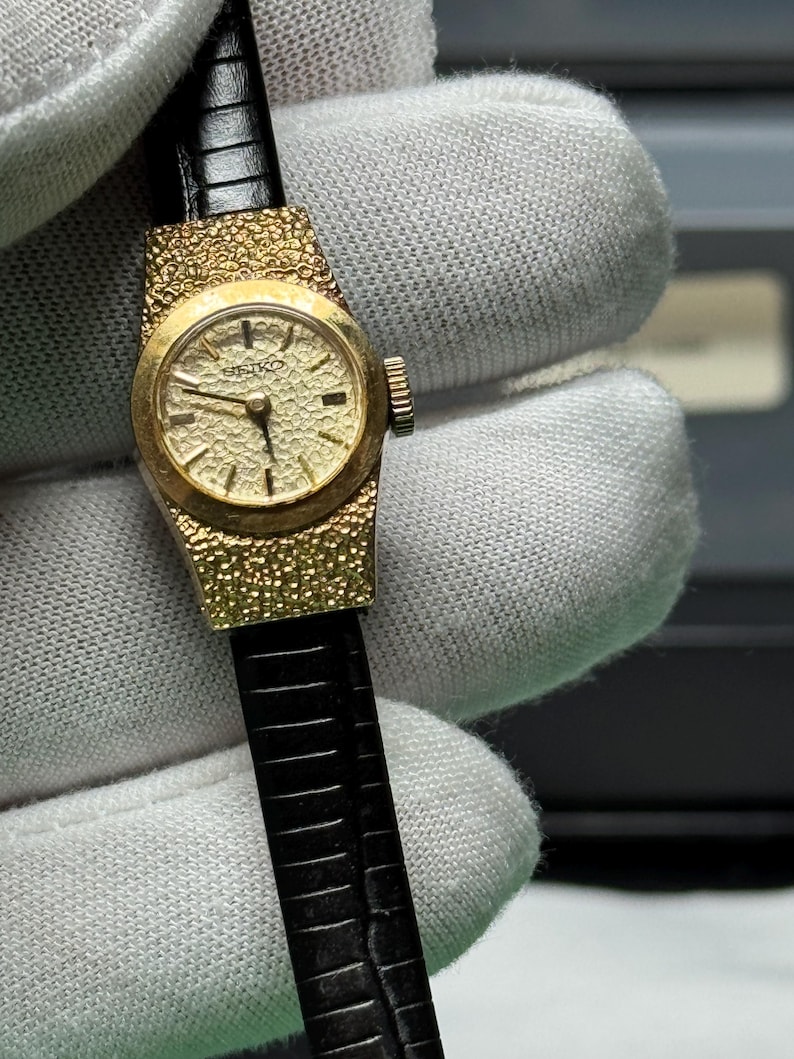 Vintage Seiko Ladies Watch | Gold Textured Dial, New Black Leather ...