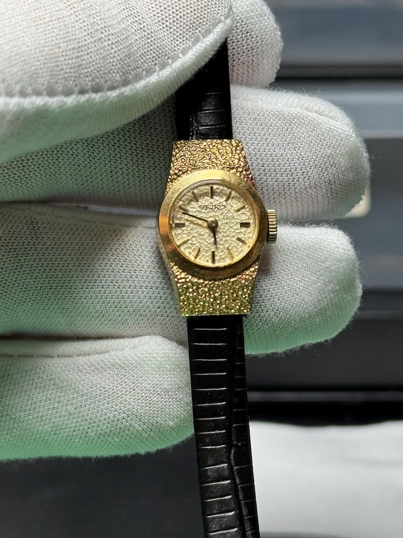 Vintage Seiko Ladies Watch | Gold Textured Dial, New Black Leather ...