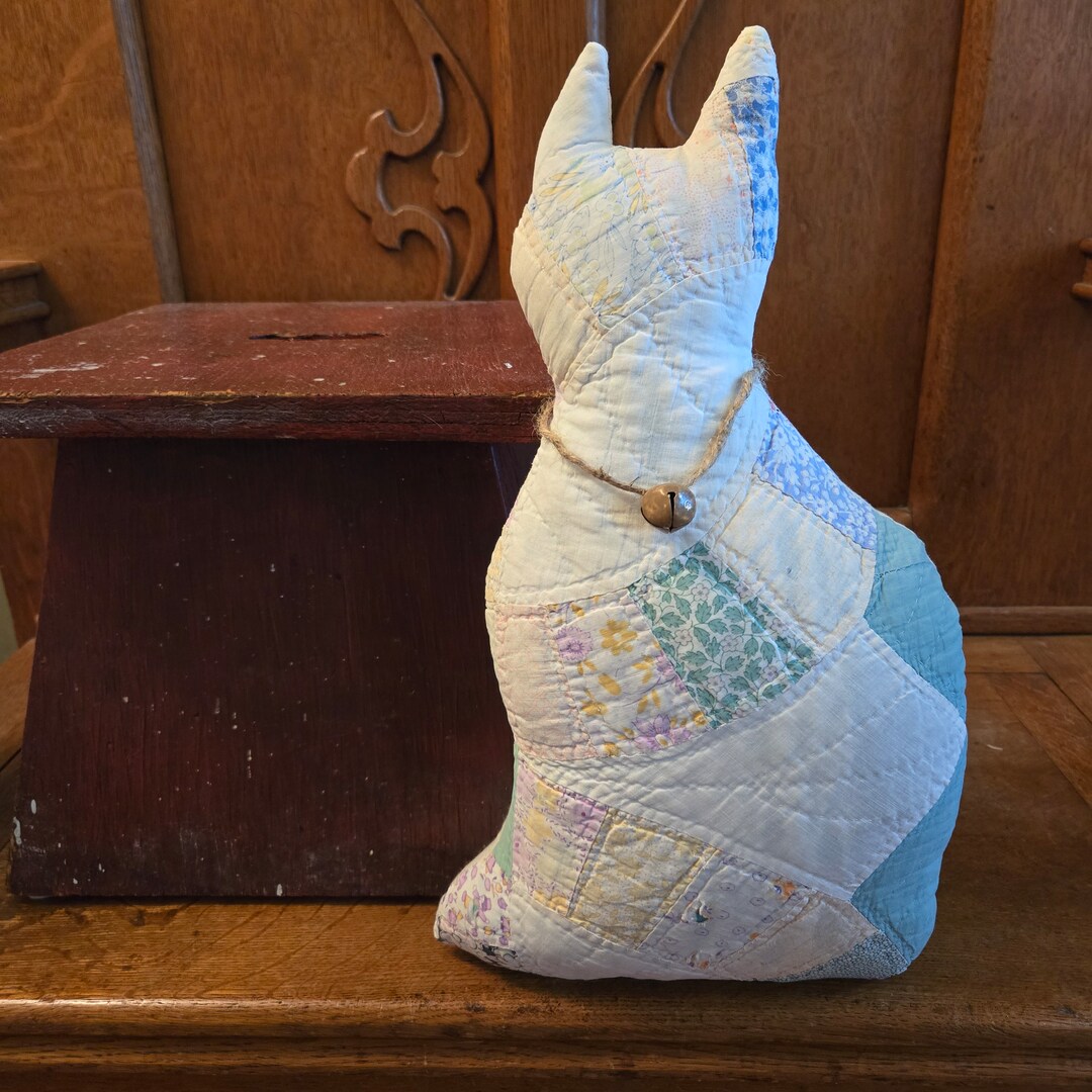 Quilted Cat With a Rusty Bell Primitive - Etsy
