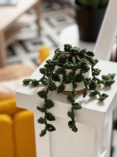 NEW Crocheted Houseplant Small Leaf, Vine, Dark Green - Etsy