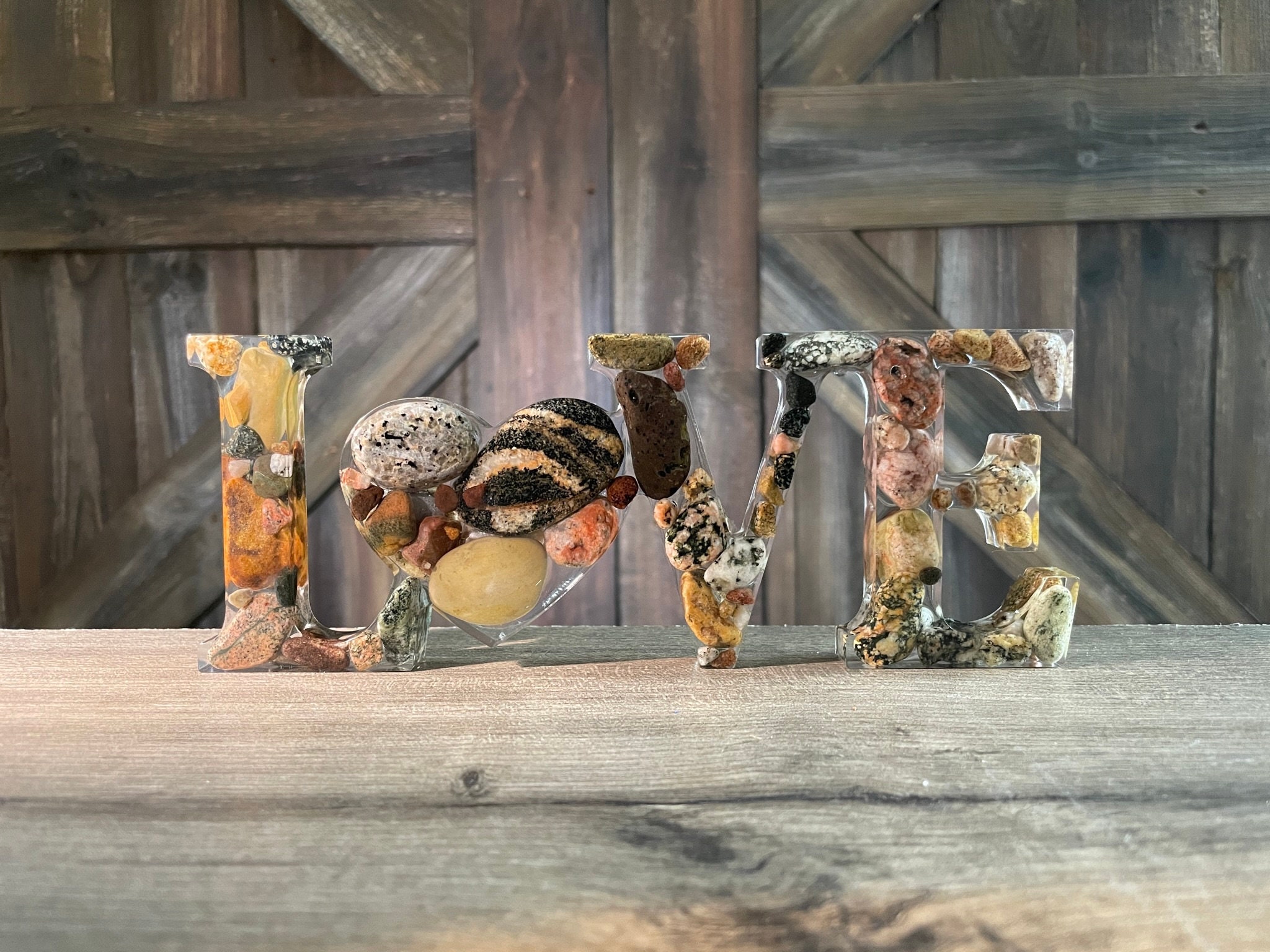 Yooper LOVE Resin Art With Fluorescent Sodalite Stone (yooperlite, Tm ...