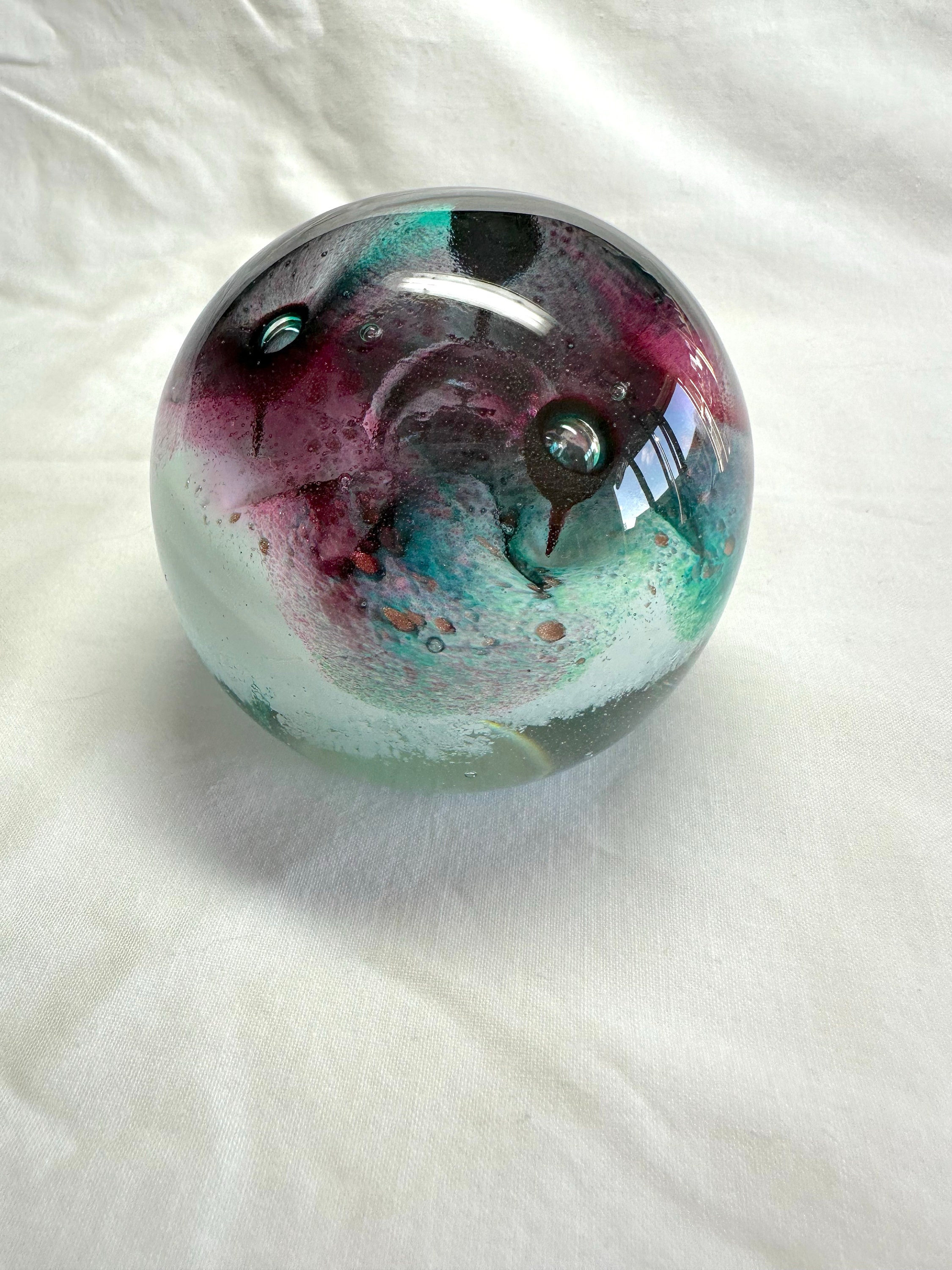 Presse papier Champignon bulle fond vert & rose sur ciel grenat 338N ...