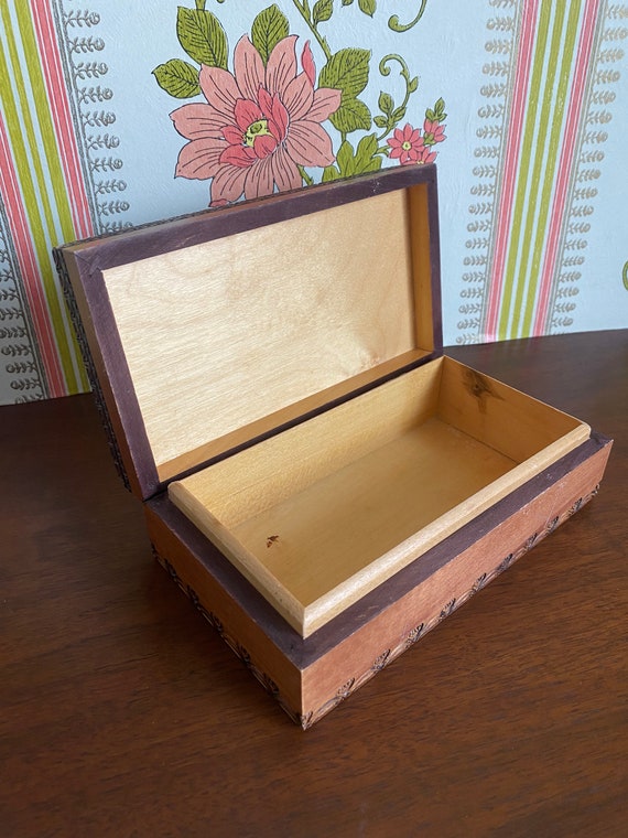 1970s Wooden Jewelry Box With Felt Embroidered Flower… - Gem