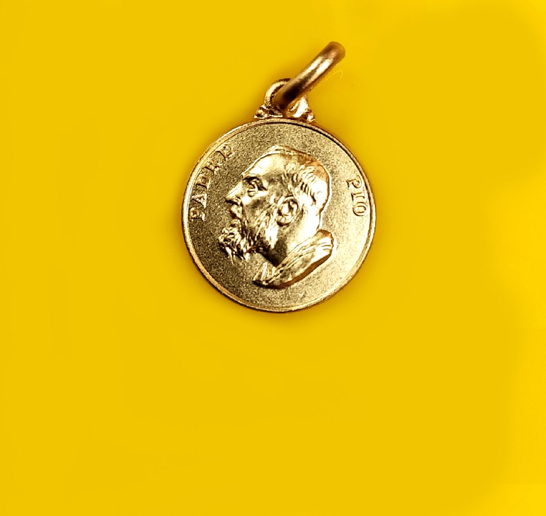 18K Yellow Gold Padre Pio Pendant 3D Design Pendant, Saint Pio of ...