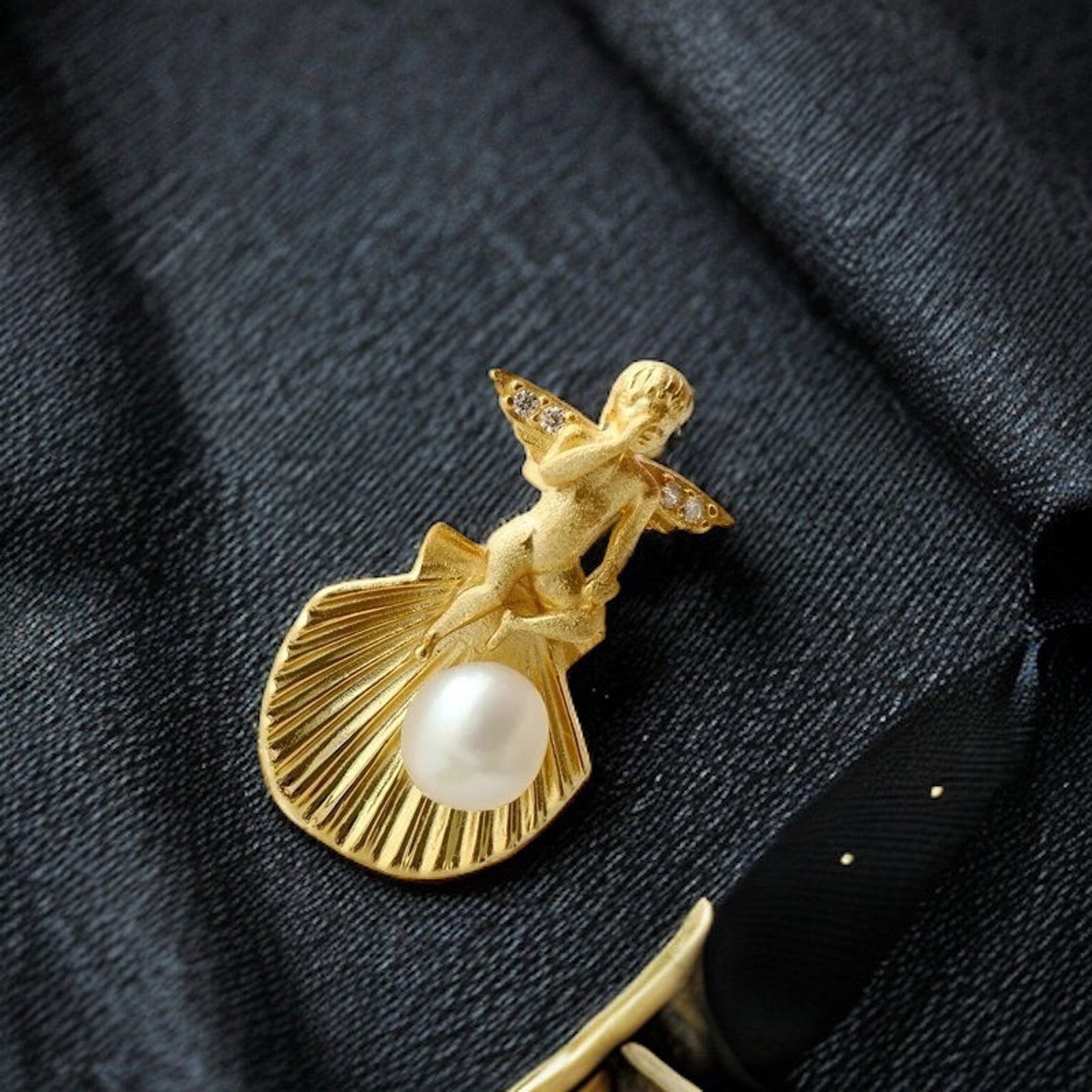Sterling Silver Angel on Seashell Brooch With 18K Gold Plating and ...