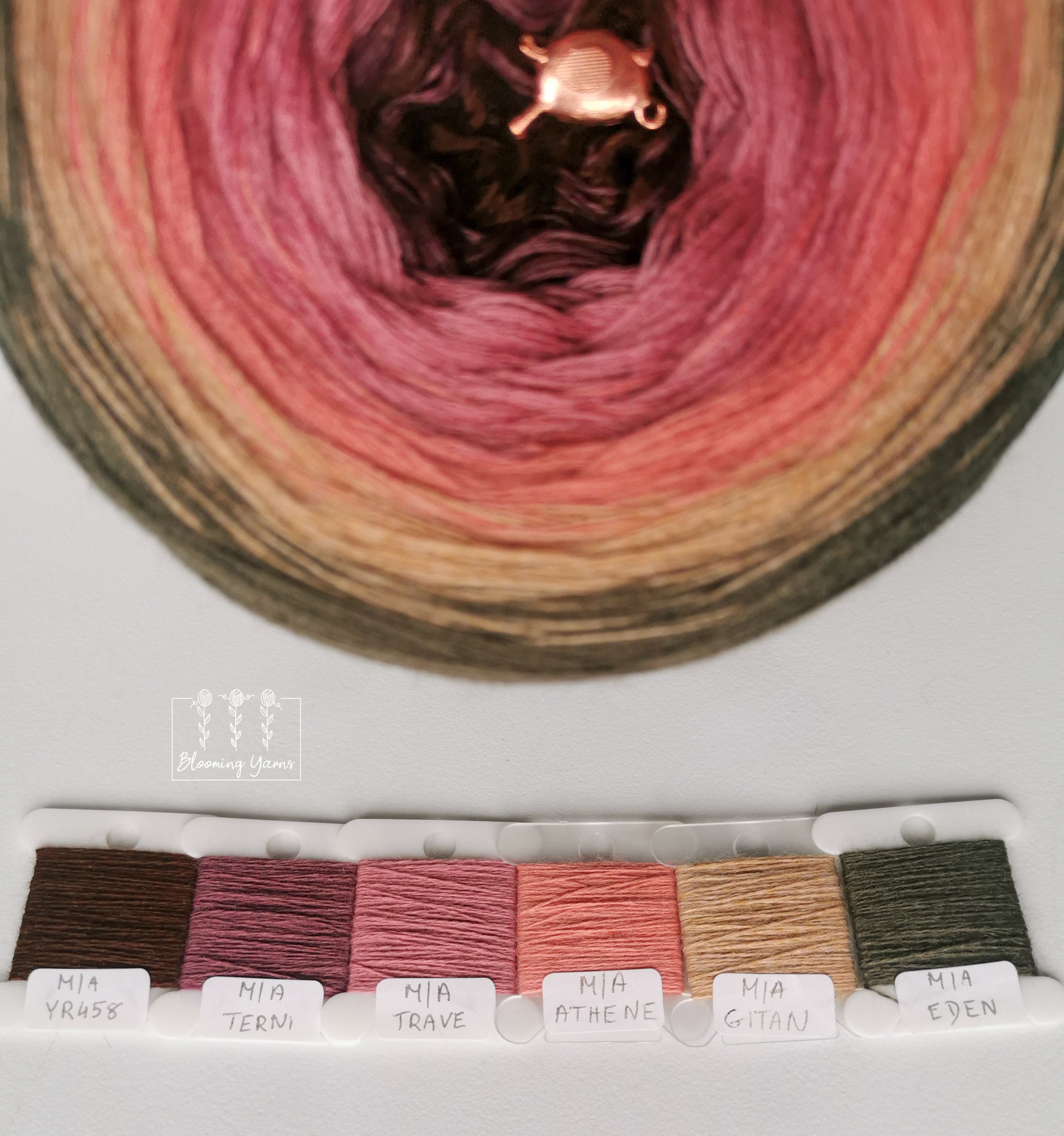 Gradient Yarn Cake, Colour Combination M044 50% Merino Wool/50 Acrylic ...