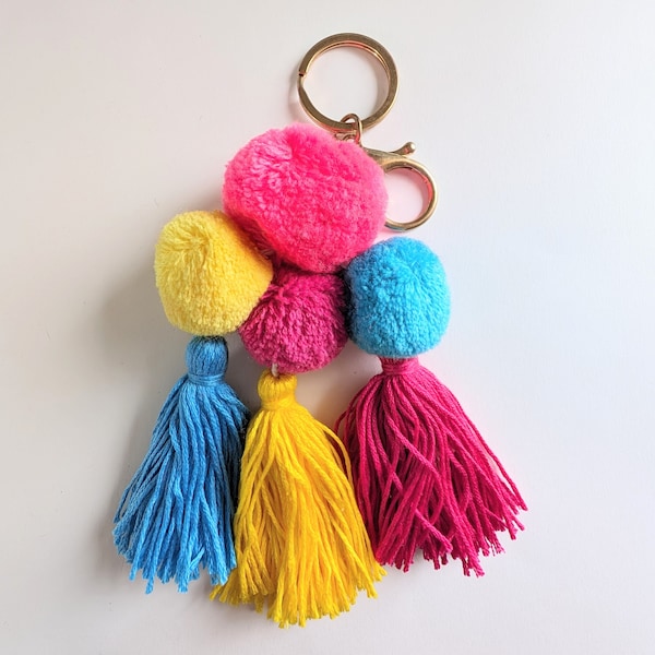 Pompom Keychain - Etsy