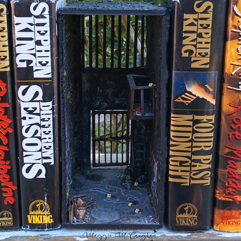 One of a Kind Handmade Murder Mystery Book Nook Crime Scene - Etsy