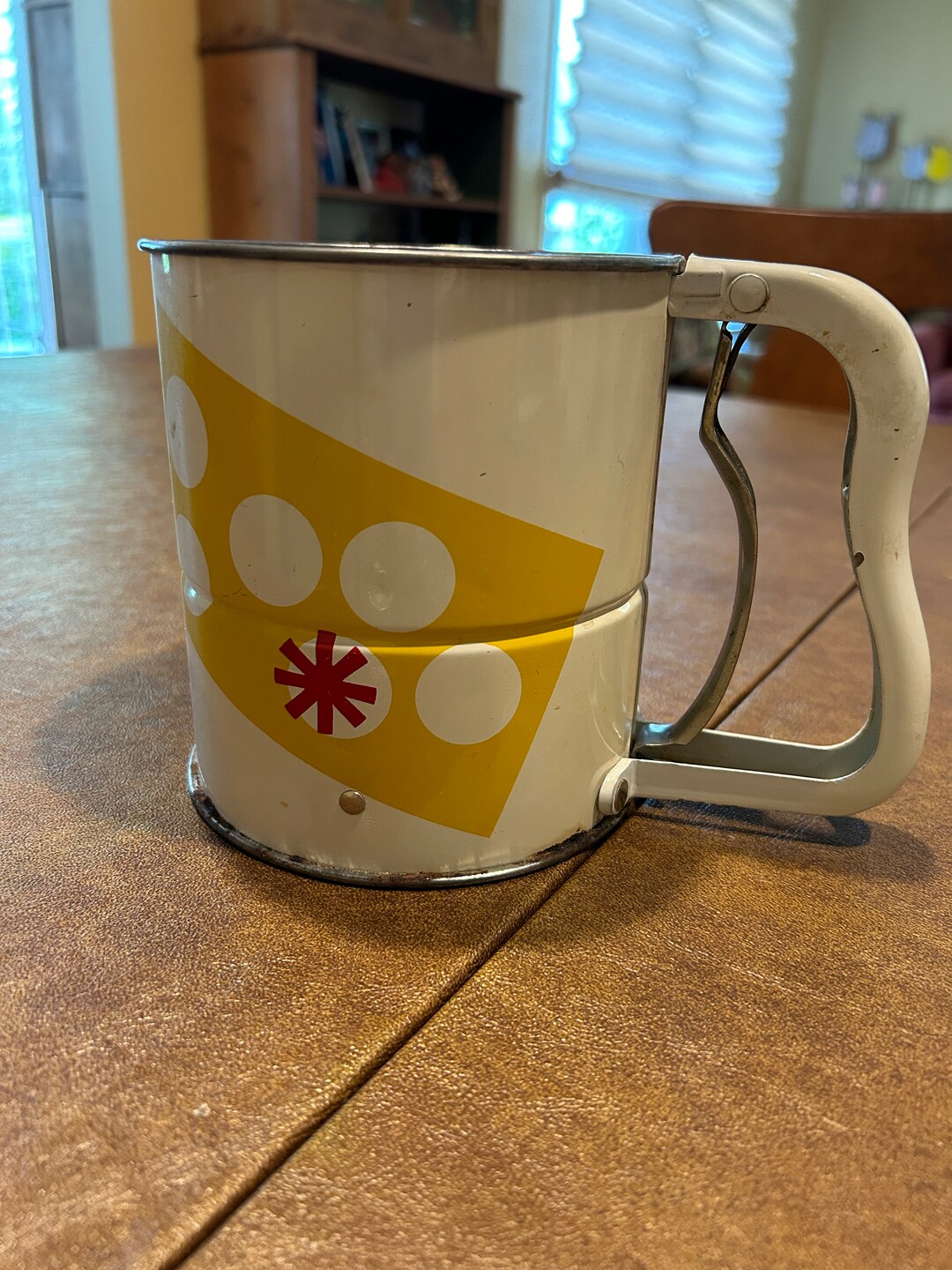 Vintage Androck USA Metal Painted Flour Sifter Yellow Dots Red Atomic ...