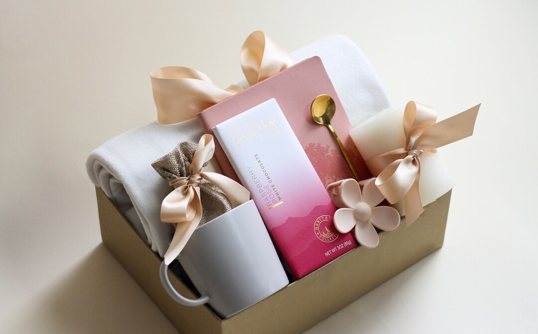 Personalized Gifts for Her, Gift Box for Women, Best Friend Birthday ...