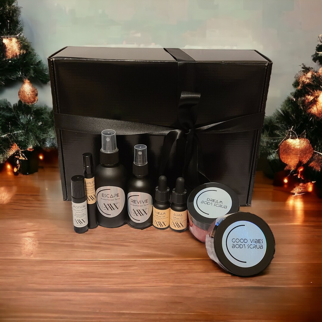 Signature Aromatherapy Favorites Gift Set Including Body Scrubs, Sprays ...