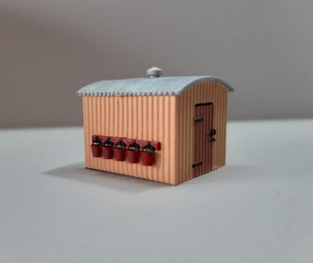 TT:120 Lamp Hut With Fire Buckets - Etsy UK