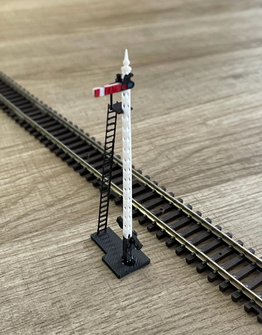 TT:120 Gauge, LNER Lattice Post Signal, Upper Quadrant. Resin Printed ...