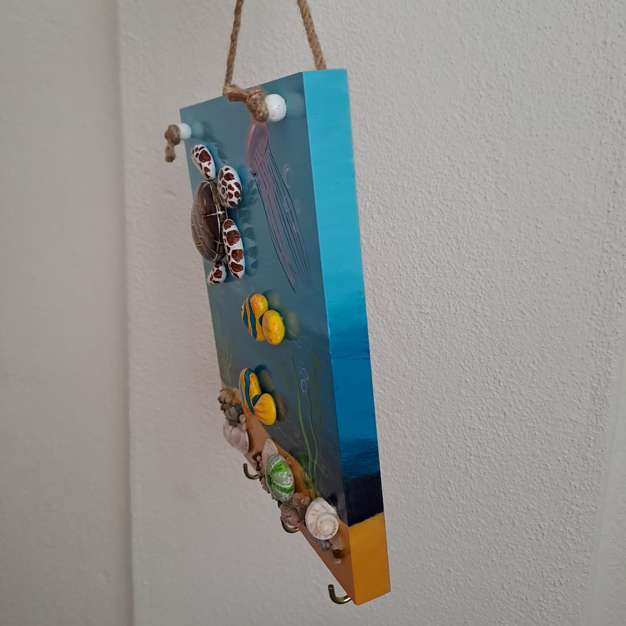 Handmade Key Holder With Stone Painting on Wood, Board to Hang Keys ...