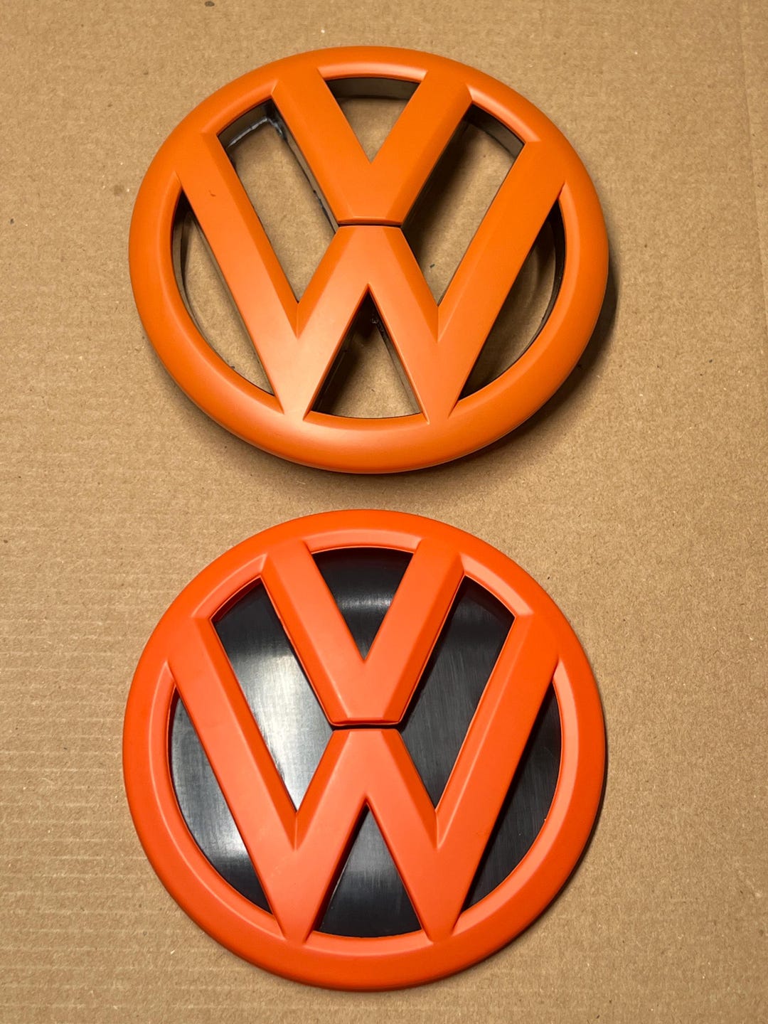 High Quality VW Hatch Grille Rear Orange / Pink Badge Emblem ...