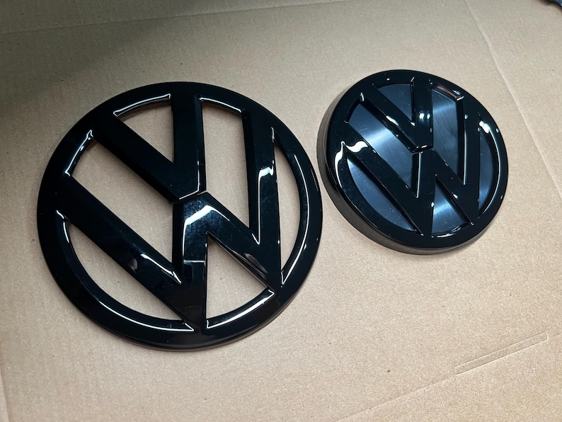 High Quality VW Hatch Grille Rear Gloss / Black / Red / White Badge ...