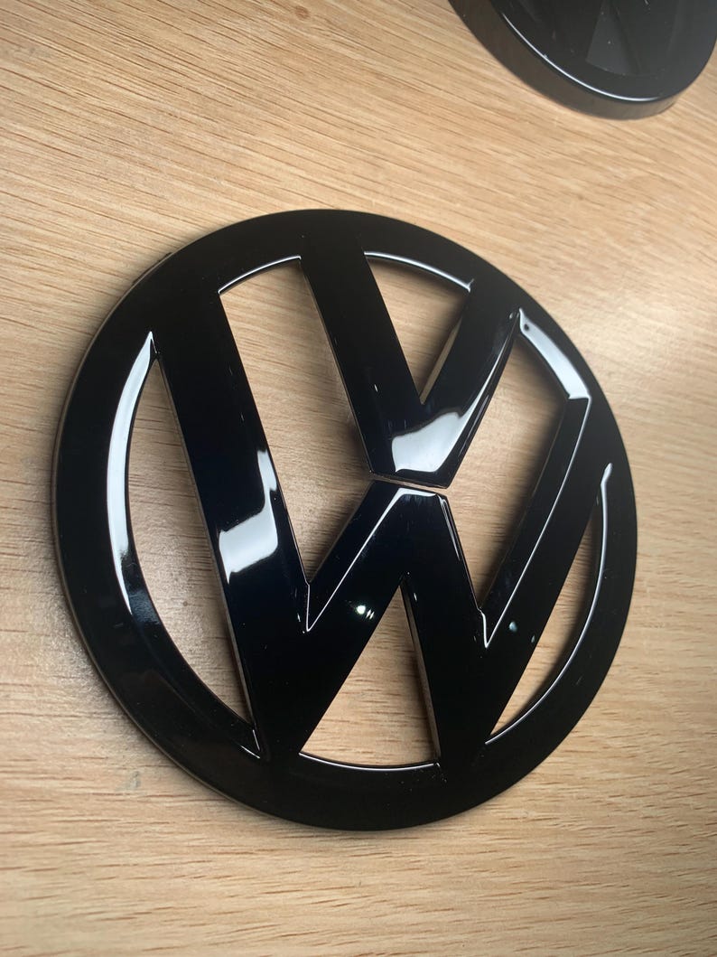 High Quality VW Hatch Grille Rear Gloss / Black / Red / White Badge ...