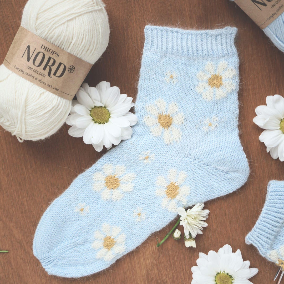 Daisy Floral Sock Knitting Pattern - Colorwork Cute Sock Pdf Pattern ...