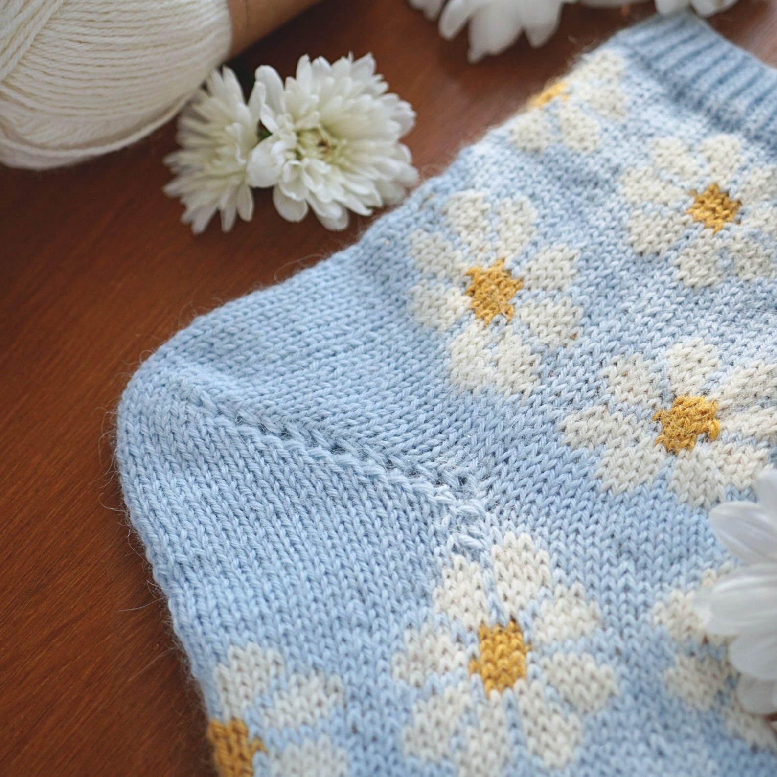 Daisy Floral Sock Knitting Pattern - Colorwork Cute Sock Pdf Pattern ...