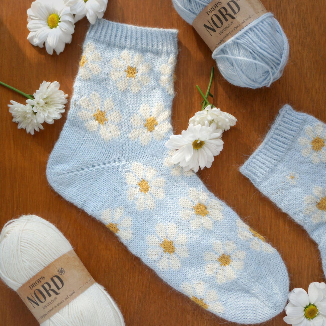 Daisy Floral Sock Knitting Pattern - Colorwork Cute Sock Pdf Pattern ...