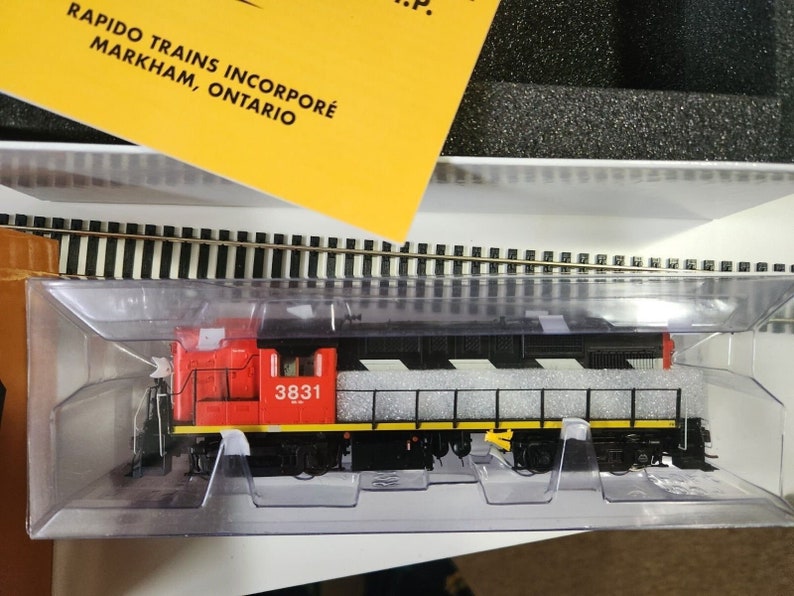 RS-18 Road-switcher Dcc With Sound Ho Scale Rapido Canadian National ...