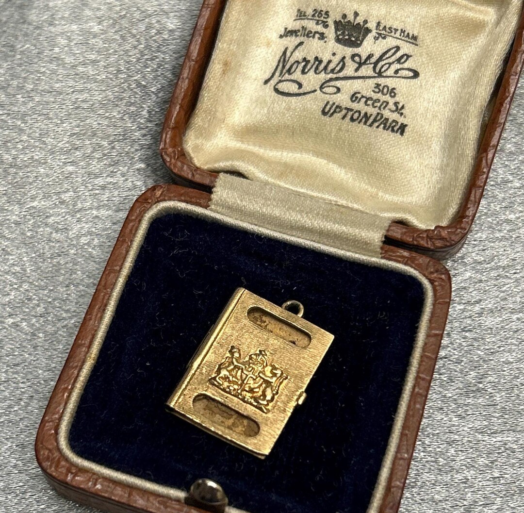 9ct Passport Charm | Vintage Functional Solid 9ct Yellow Gold Passport ...