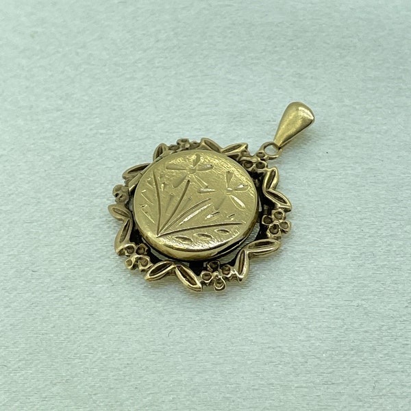 Gold Locket - Etsy