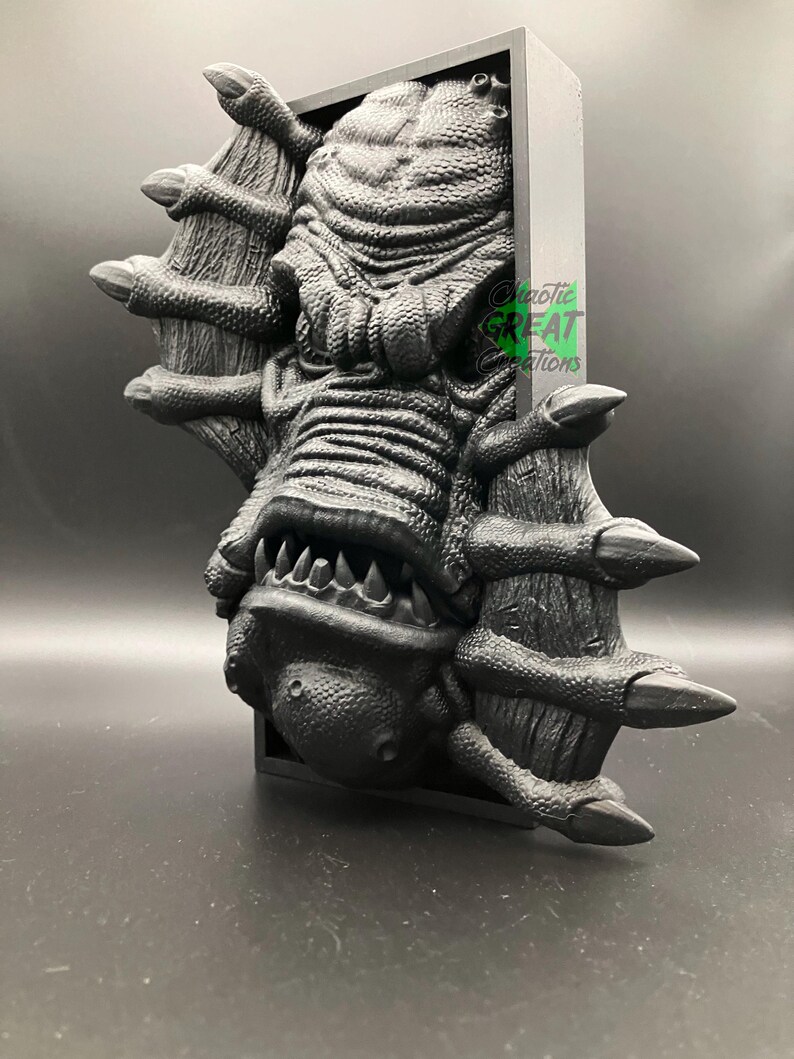 Swamp Monster Book Nook - 3D Printed With Eco-resin and Hand-painted - Etsy