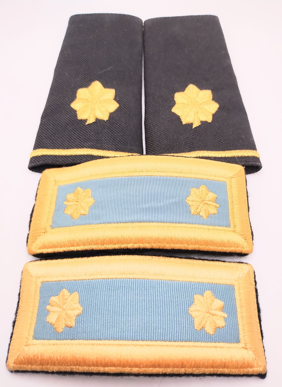 2 Pairs of US Army Major Rank Insignia for Male in Infantry. shoulder ...