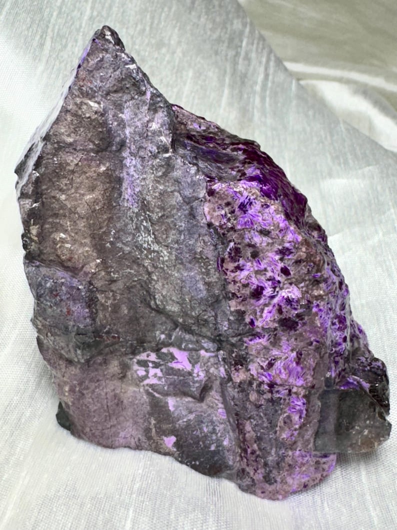 Sugilite , Lavelite , Luvulite , Royal Azel , Royal Lazelle , Cybelene ...