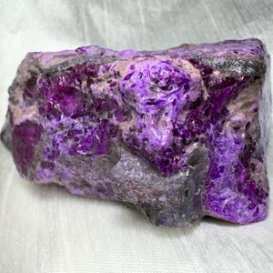 Sugilite , Lavelite , Luvulite , Royal Azel , Royal Lazelle , Cybelene ...