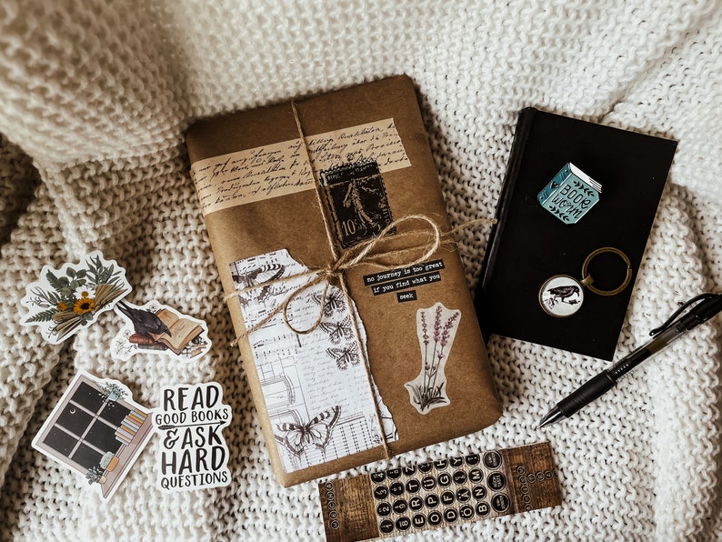 Blind Date With a Mystery Book: Bookish Gift Set - Etsy
