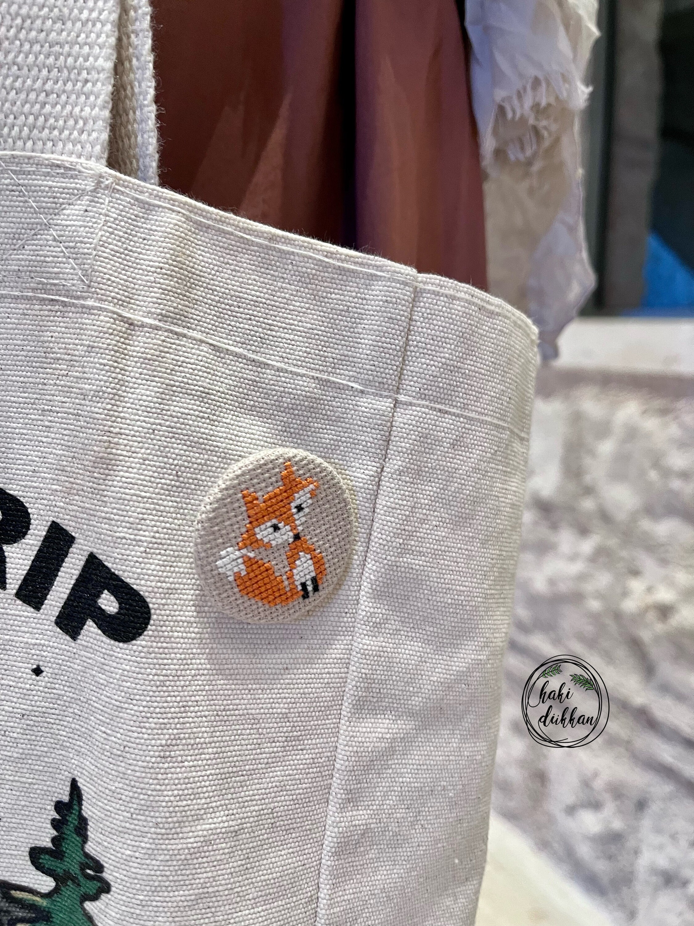 Unique Needle Embroidered Fox Badge Brooch Pin - Etsy