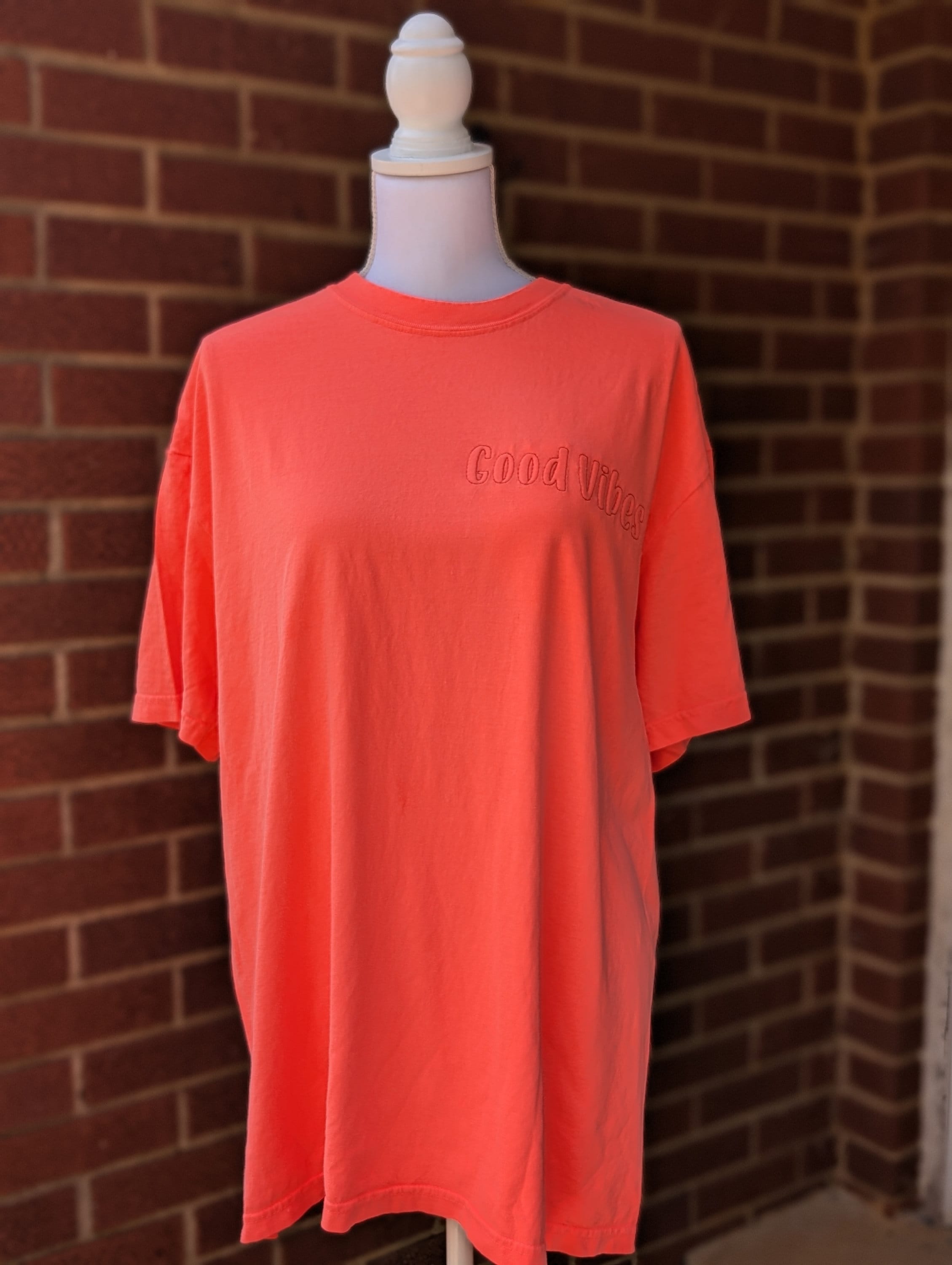 XL Simple Puff Embroidery Good Vibes Hippie Tee - Etsy