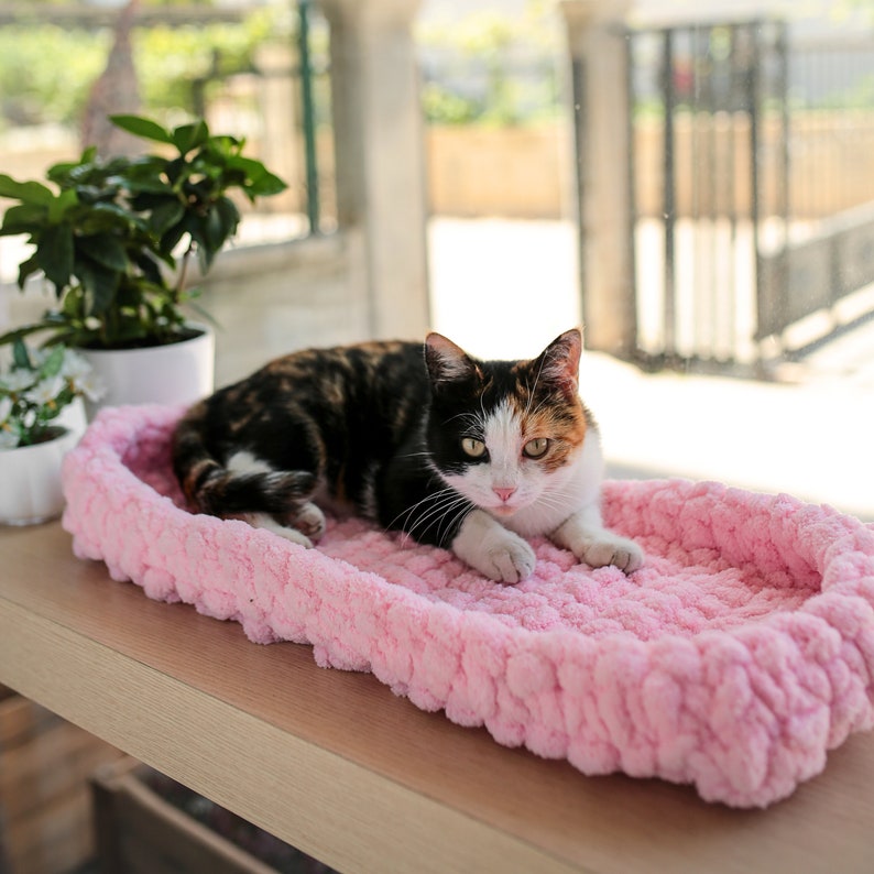 Plush Cat Bed Window - Handmade Chunky Knit Cat Bed, Plush Crochet Nest ...