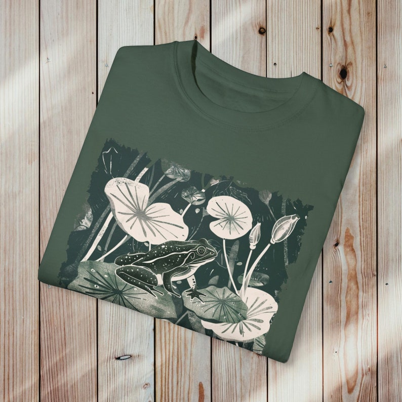 Frogs & Lily Pads Screenprint Unisex Comfort Colors T-shirt Frog Lover ...