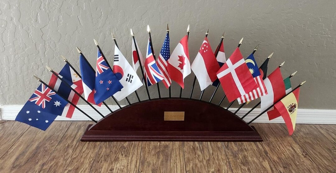 18 Hole Wooden Arched Flag Display Stand INCLUDING 18 International 4 ...