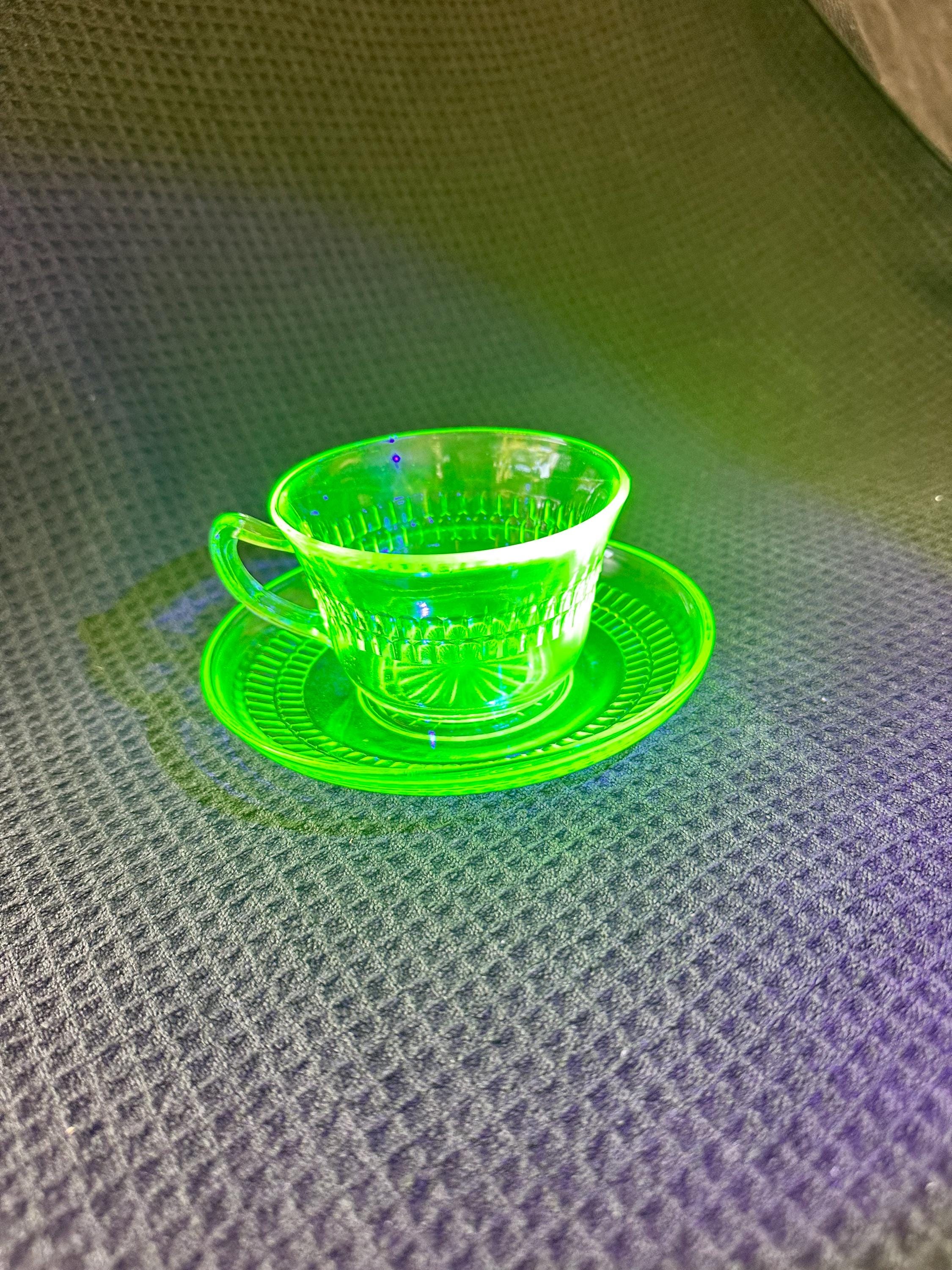 Uranium Roulette/many Windows Glass by Anchor Hocking, Glows Green ...