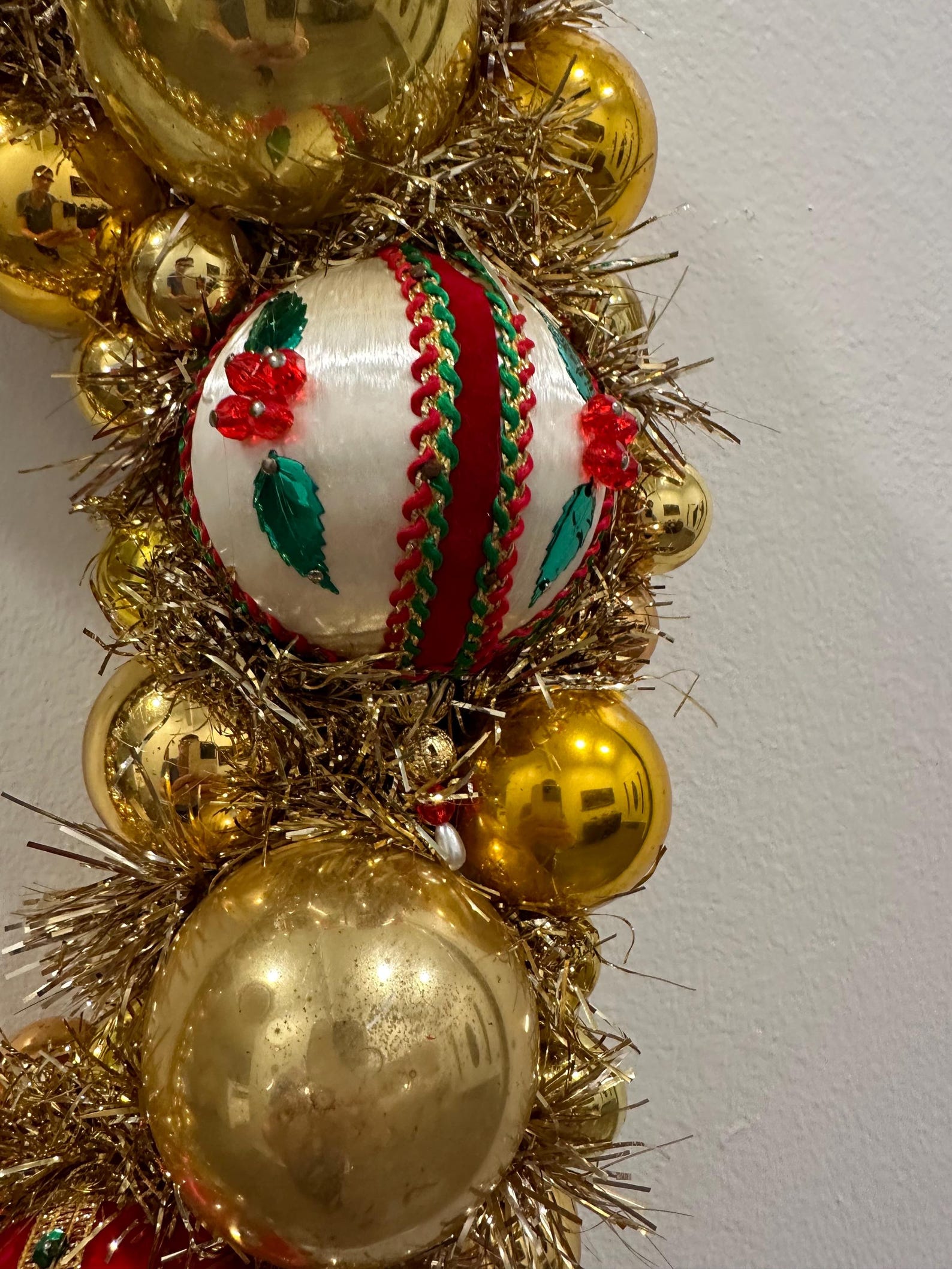 18” Handmade Christmas Push Pin and Gold Ornament Wreath Vintage ...