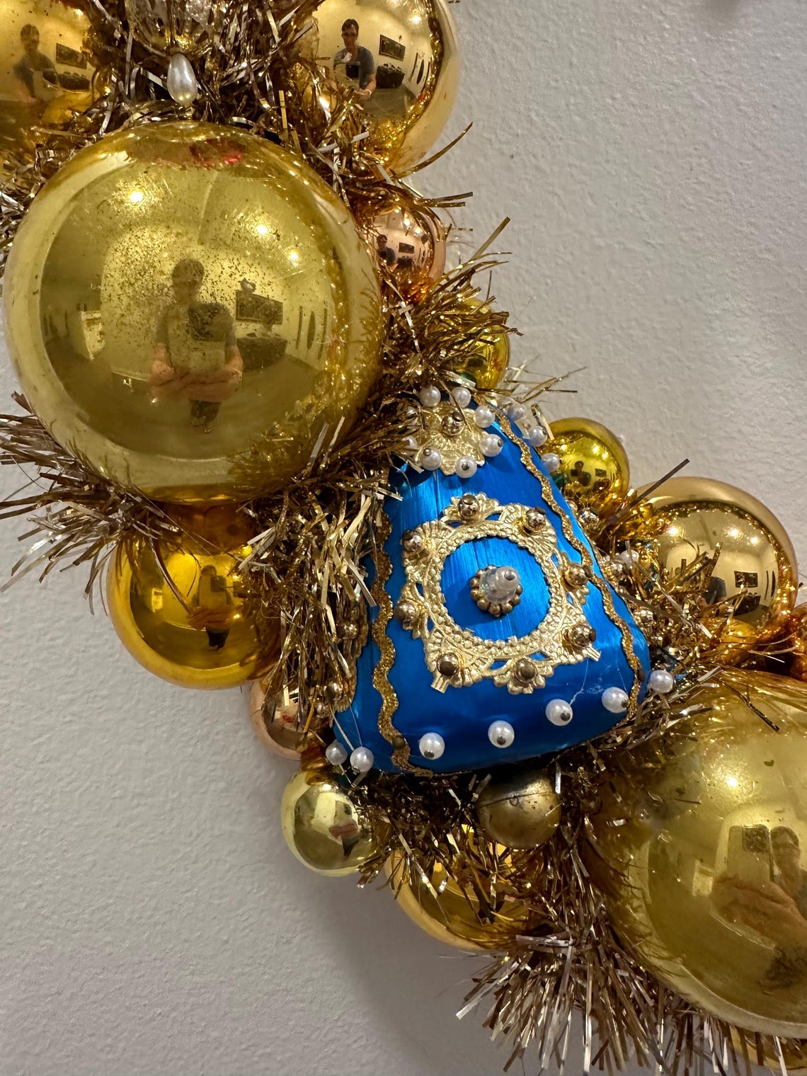 18” Handmade Christmas Push Pin and Gold Ornament Wreath Vintage ...