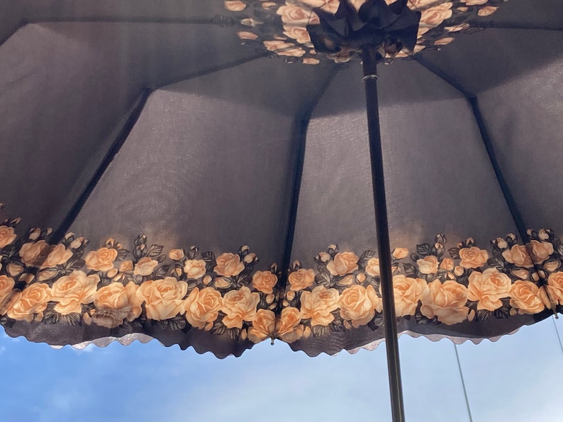 Elegant French Parasol,vintage Umbrella,beautifully Scalloped Edges ...
